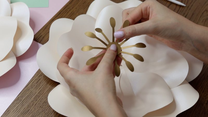 Large Paper Flower Tutorial DIY - FancyBloom - FancyBloom