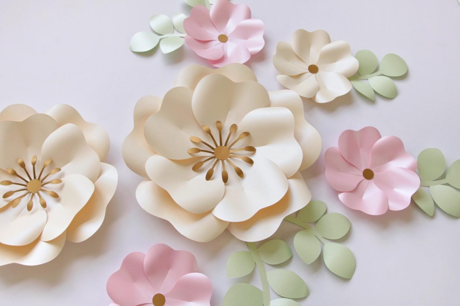 Large Paper Flower Tutorial DIY - FancyBloom - FancyBloom