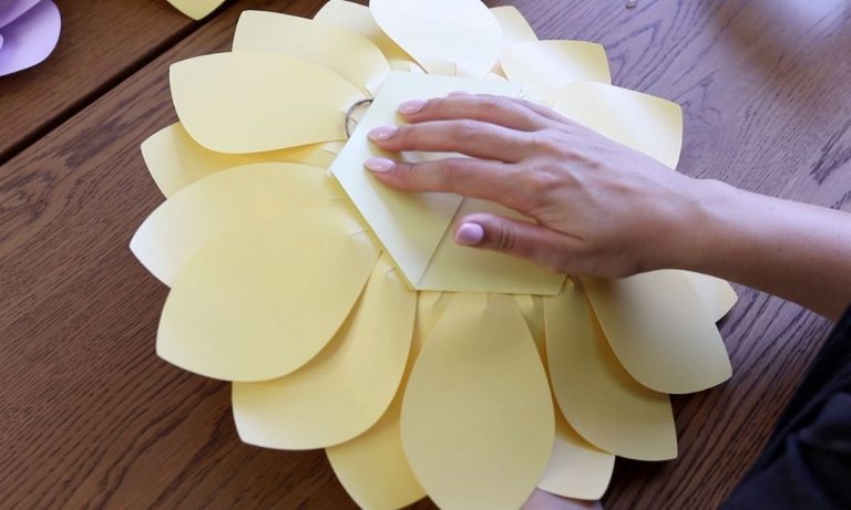 how-to-hang-paper-flowers-without-damaging-the-wall-fancybloom