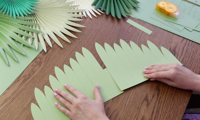 How To Make Paper Palm Leaves DIY (+ FREE Template) - FancyBloom ...