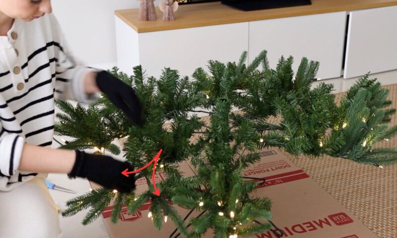 How To Fluff A Christmas Tree: 12 Tips For A Perfectly Full And Lush ...